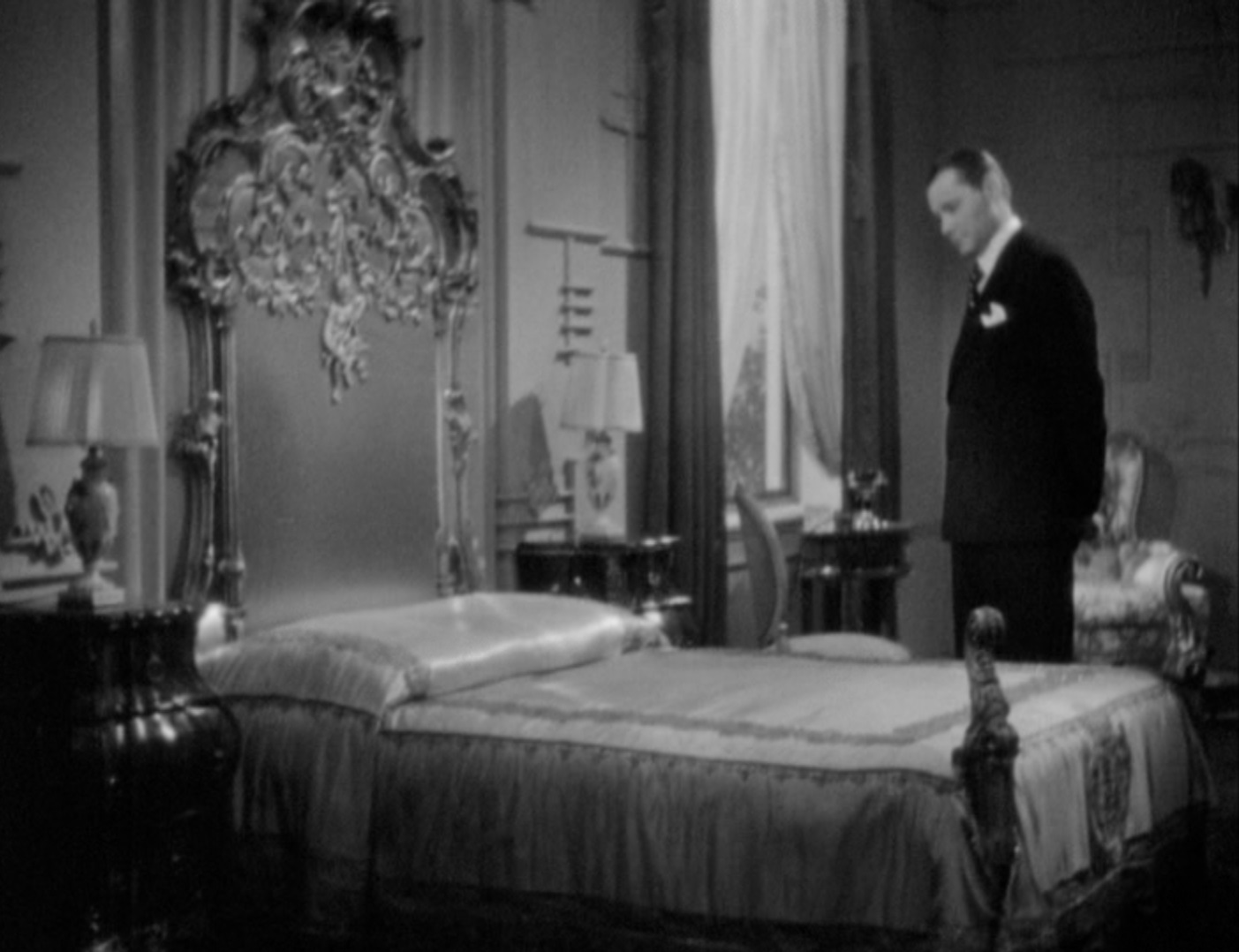Trouble in Paradise (1932) Review, with Herbert Marshall, Kay Francis ...